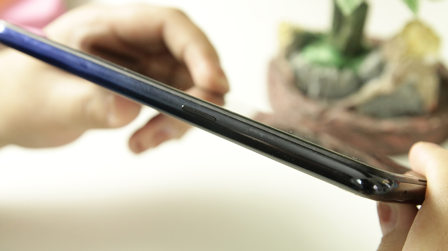 OPPO F9 Unboxing and First Impressions