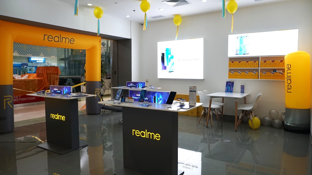 Realme Opens First Concept Store At SM City Fairview