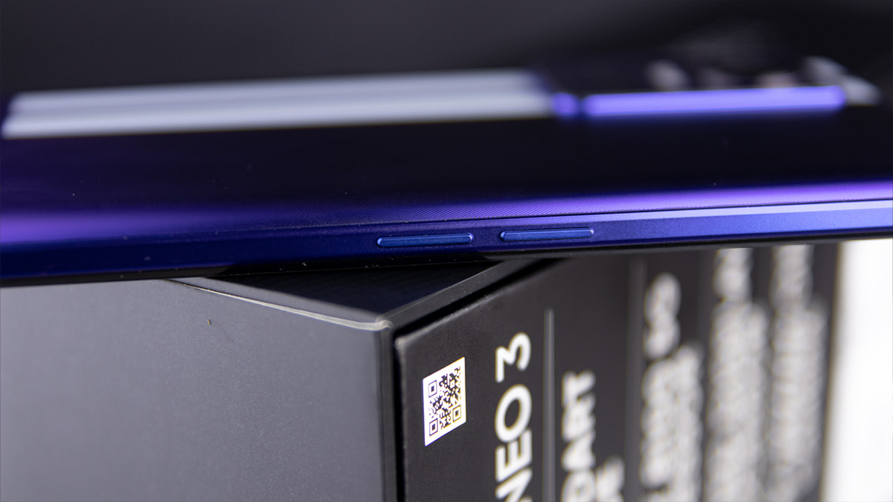 Why Do Smartphones Require More Physical Buttons?