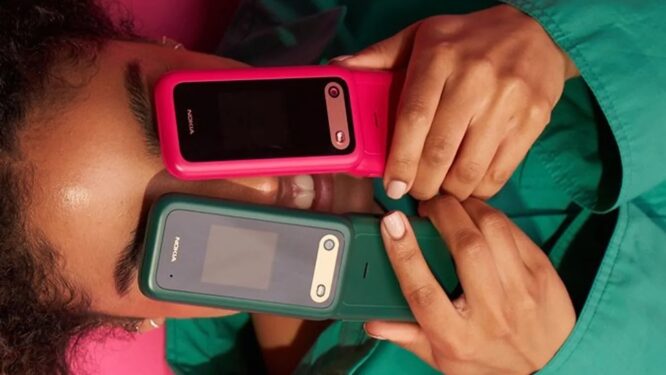 Nokia 2660 Makes a Vibrant Comeback in Pop Pink and Lush Green!