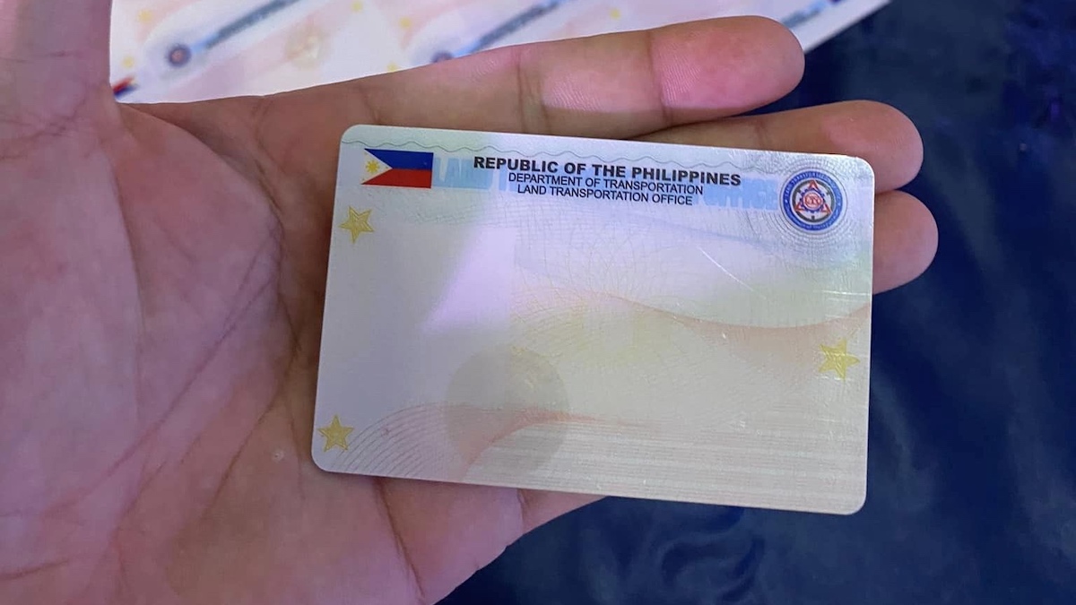 LTO Receives First Batch of Driver's License from New Supplier