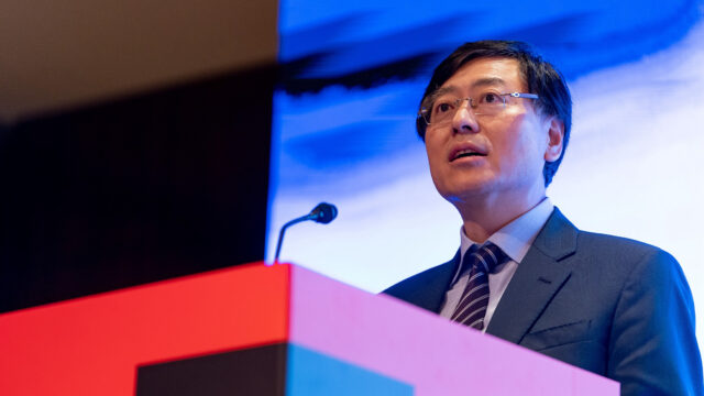 Lenovo CEO Predicts AI Phones and Desktops Next Year